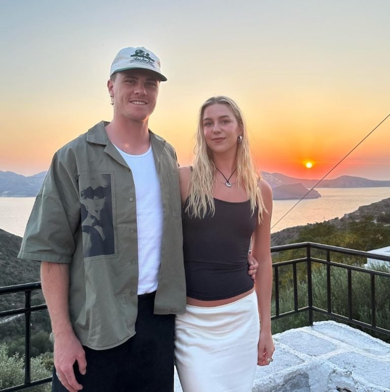 Finn Allen Parents, Father, Mother, Girlfriend, Wife, Siblings And More