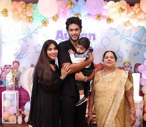 Shivam Dube Family- Father, Mother, Siblings
