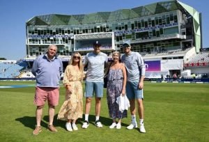Jamie Overton Family- Father, Mother, Twin Brother